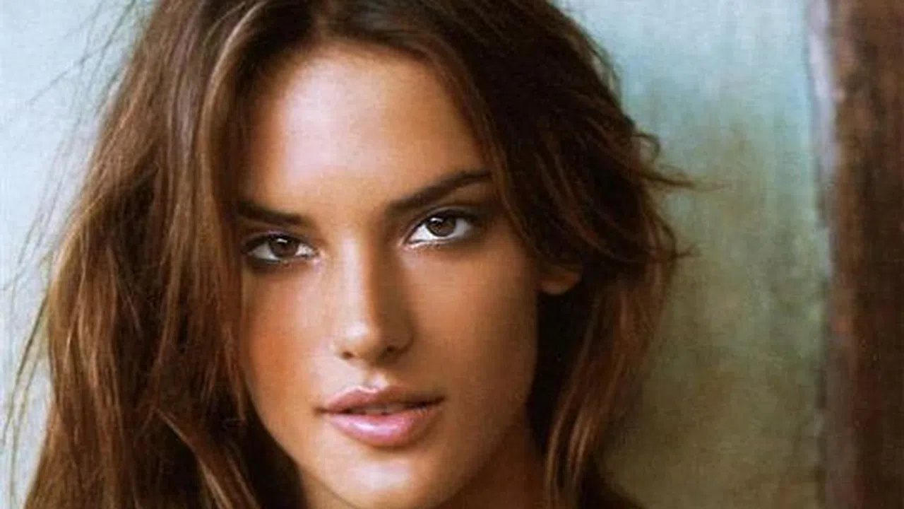 Секси кадри разголват Алесандра Амброзио (Видео) Новини - woman.bg