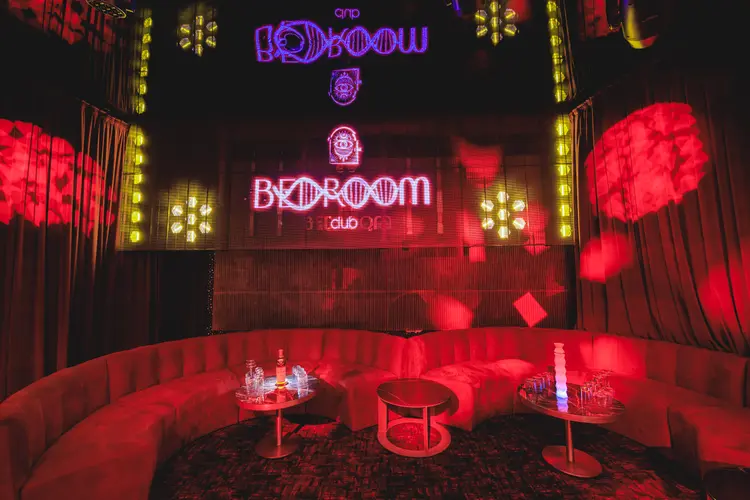 Легендарният Bedroom Club с нова локация в сърцето на София