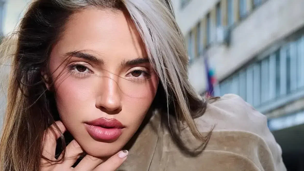 Дара тръгва на турне